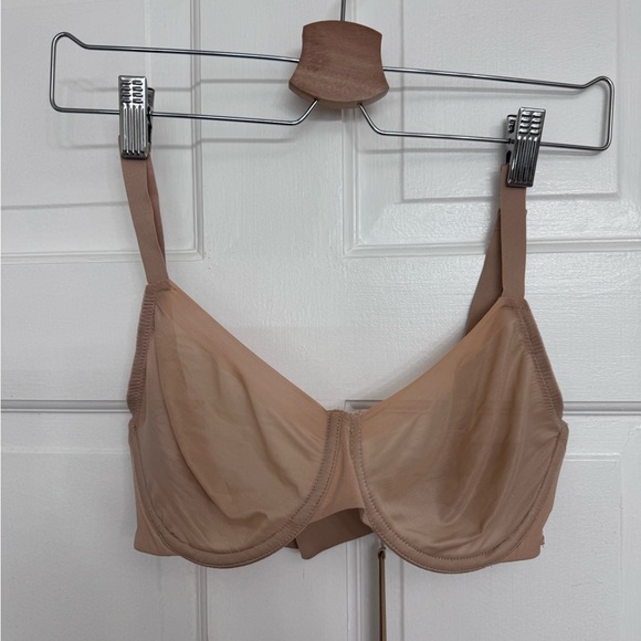 SKIMS | Intimates & Sleepwear | New Skims No Show Unlined Demi Bra ...